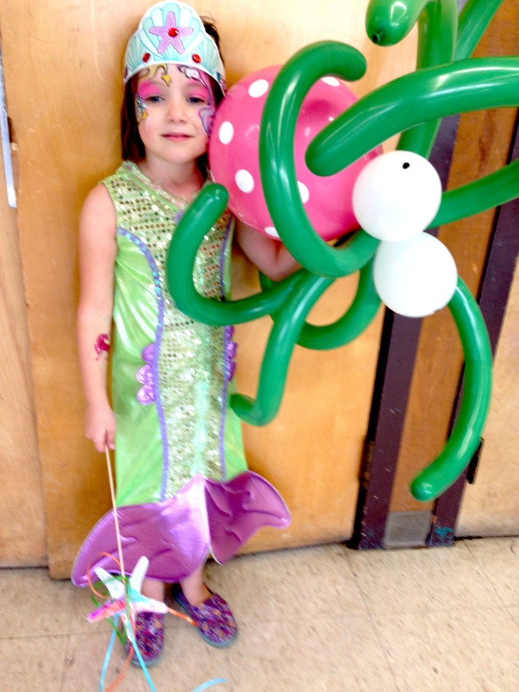Mermaid Party Pt. 1 – Octopus Balloon Animal Dance Party – fumbleweeds